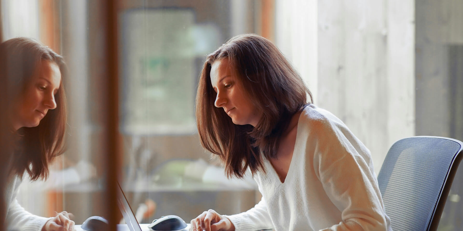 Image Accordion with Tailwind CSS